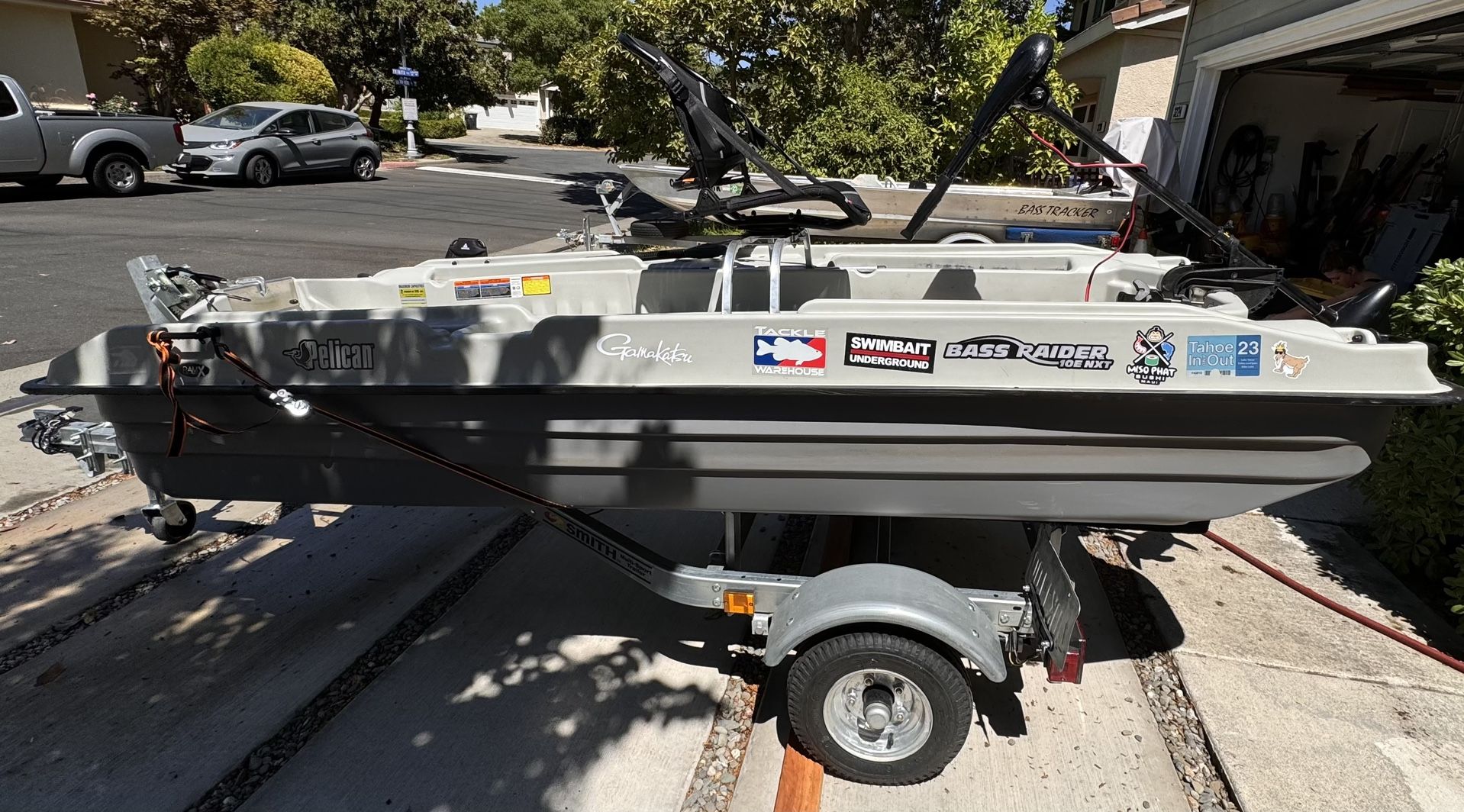 Pelican Bass Raider 10E NXT Fishing Boat (trailer and trolling motor ...