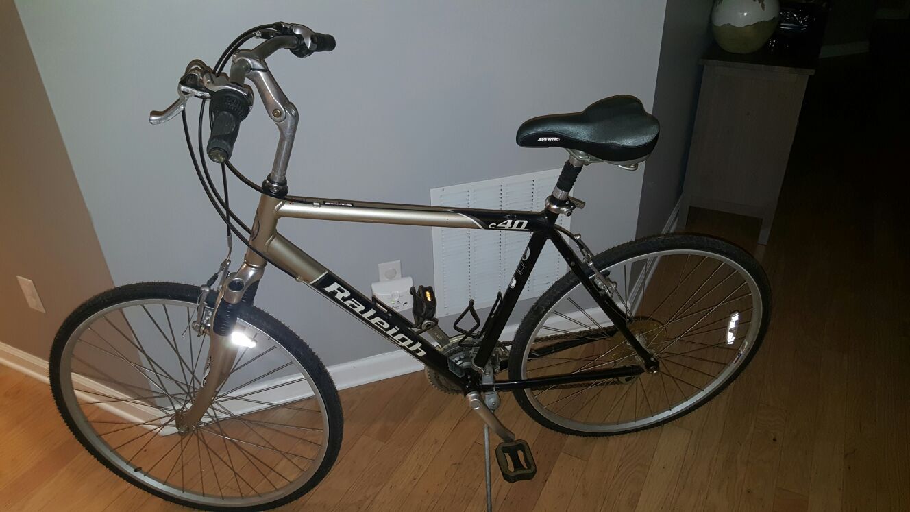 Raleigh USA C40 Hybrid Bike XL 23 for Sale in Moraine, OH - OfferUp