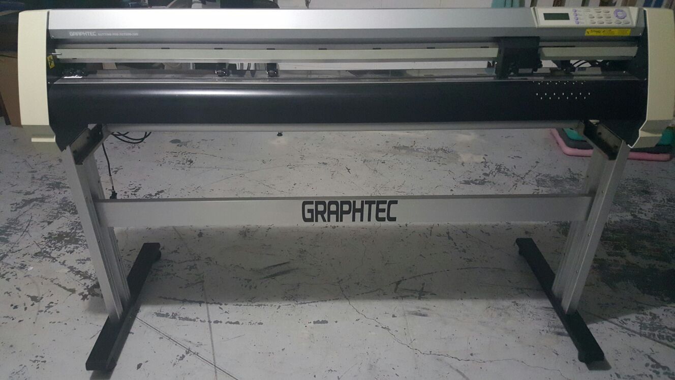 GRAPHTECH FC 7000 - 130 PLOTTER CUTTER for Sale in Escondido, CA - OfferUp