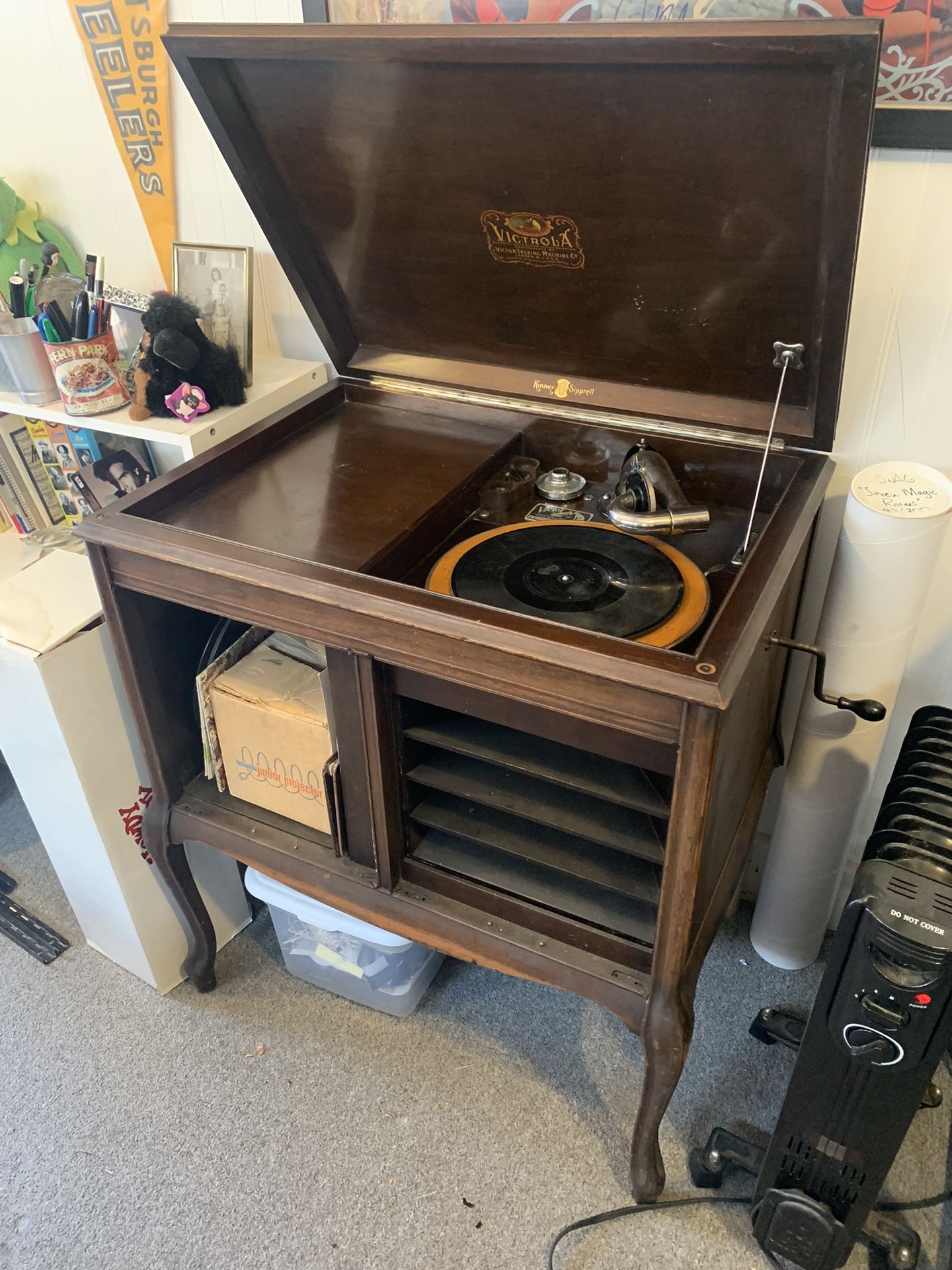 Victor Victrola Console 1904 for Sale in Los Angeles, CA - OfferUp