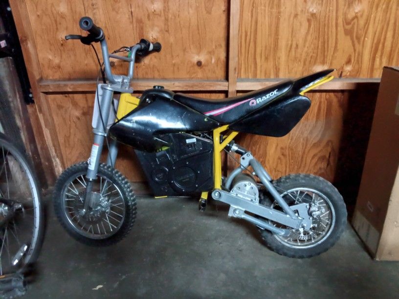 Razor Mx650 for Sale in San Bernardino, CA - OfferUp