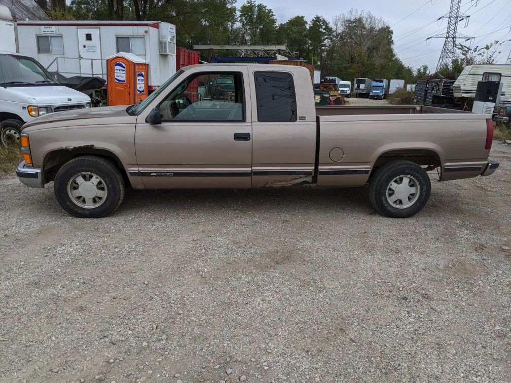 96 Chevy Silverado for parts for Sale in Joliet, IL - OfferUp