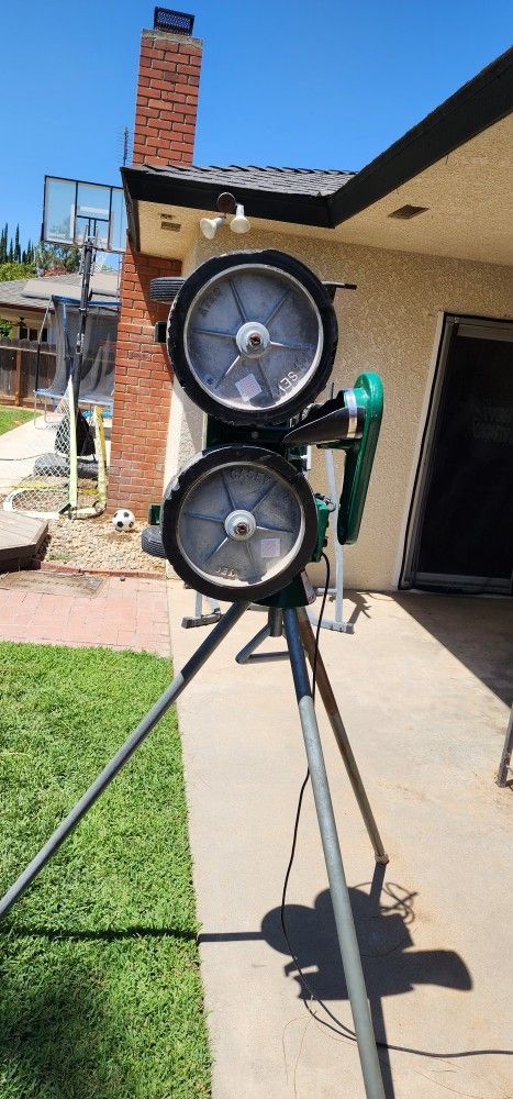 ATEC Pitching Machine for Sale in Fresno, CA - OfferUp