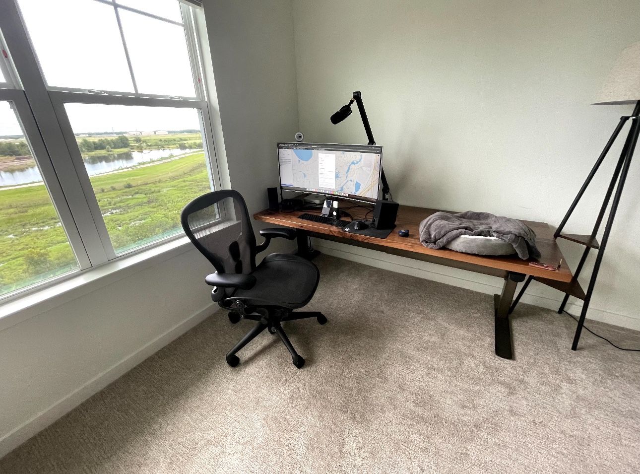 Uplift Standing Desk with Motor Legs for Sale in Orlando, FL - OfferUp