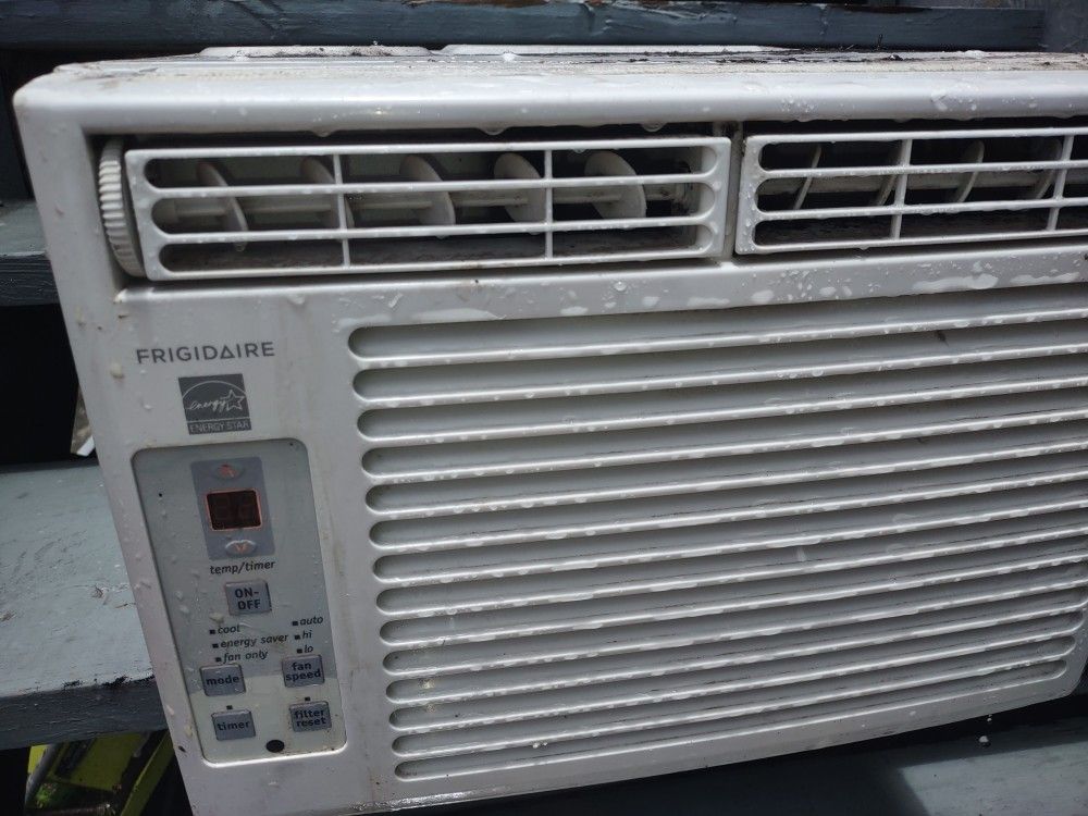Frigidaire 5000 BTU Window AC Unit for Sale in Hollywood, FL - OfferUp