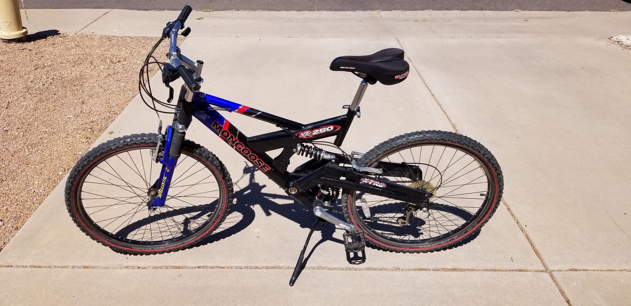 Mongoose XR250 mountain bike for Sale in Scottsdale, AZ - OfferUp