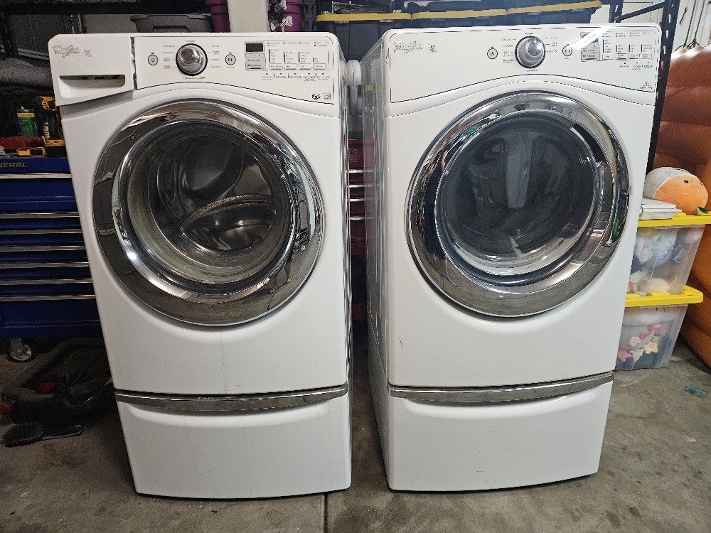 Whirlpool Duets Front Load With Pedestals for Sale in Glendale, AZ ...