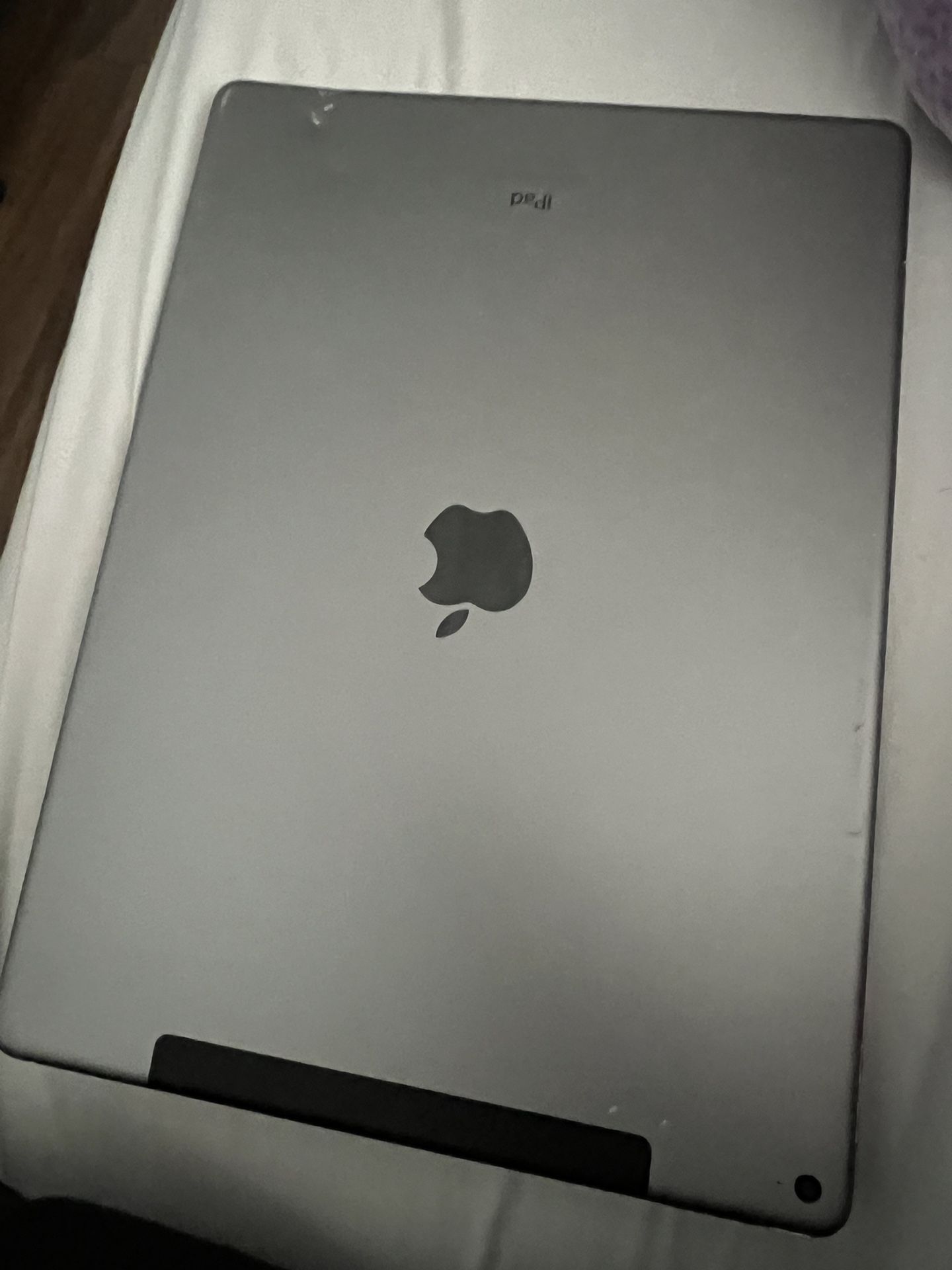 iPad Pro 1st Generation Cellular + Wi-Fi 12.9” for Sale in Corona, CA ...