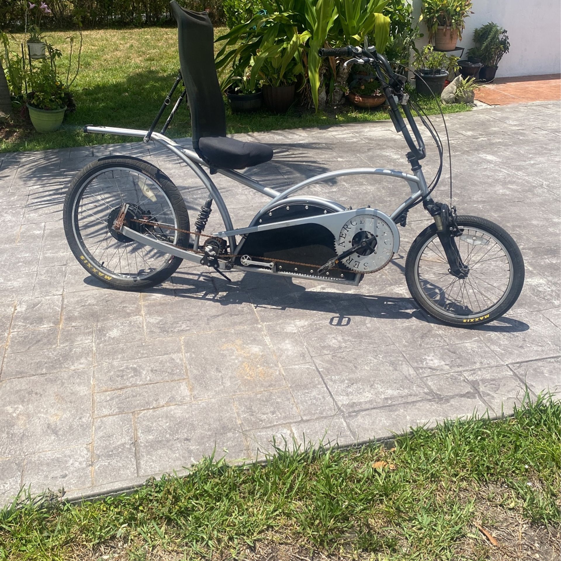 Aeróbic Electric Cruiser Bike for Sale in Carol City, FL - OfferUp