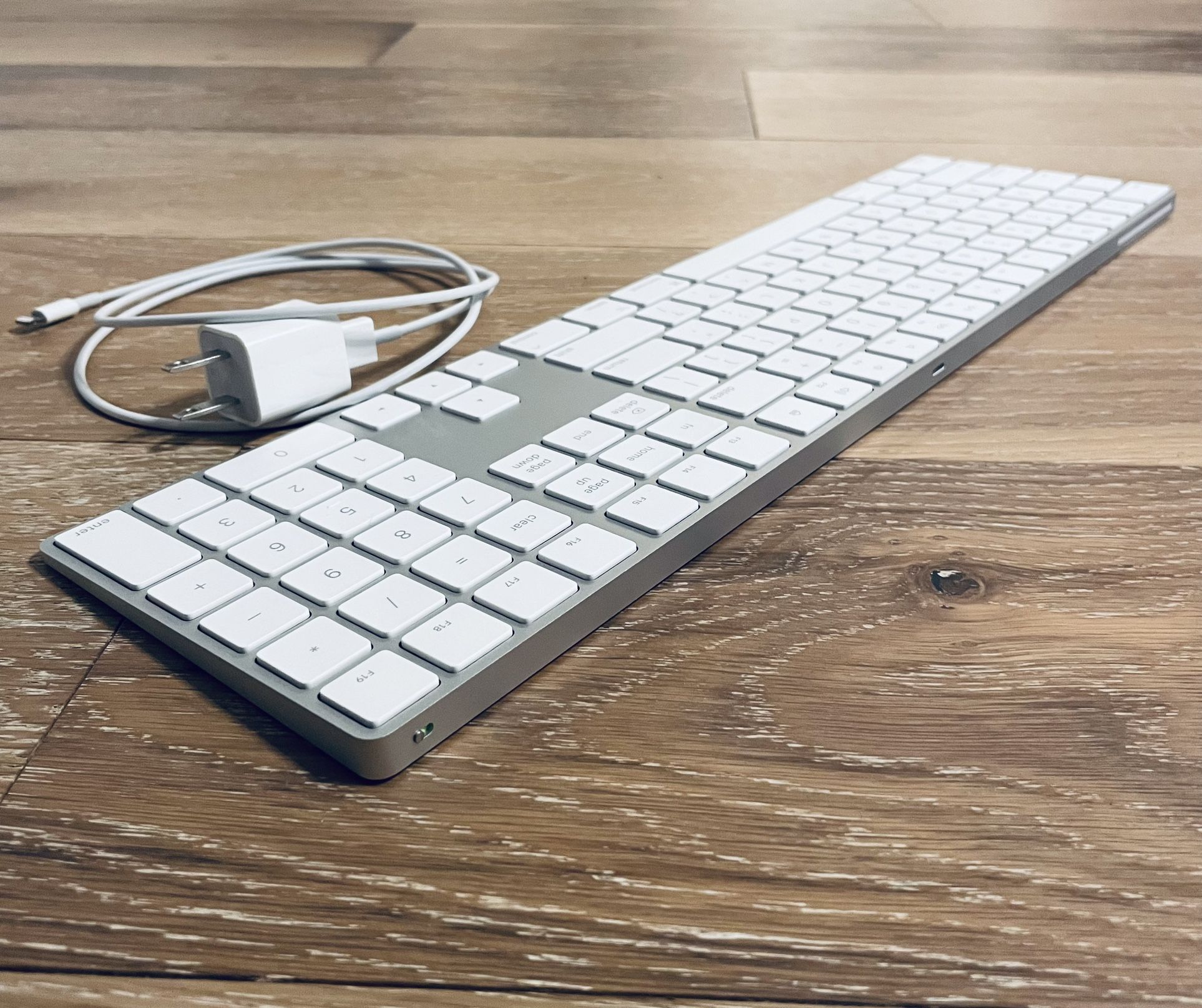 Apple Magic Keyboard Numeric Pad for Sale in Federal Way, WA - OfferUp