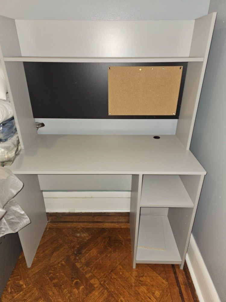 Computer Desk for Sale in Brooklyn, NY - OfferUp