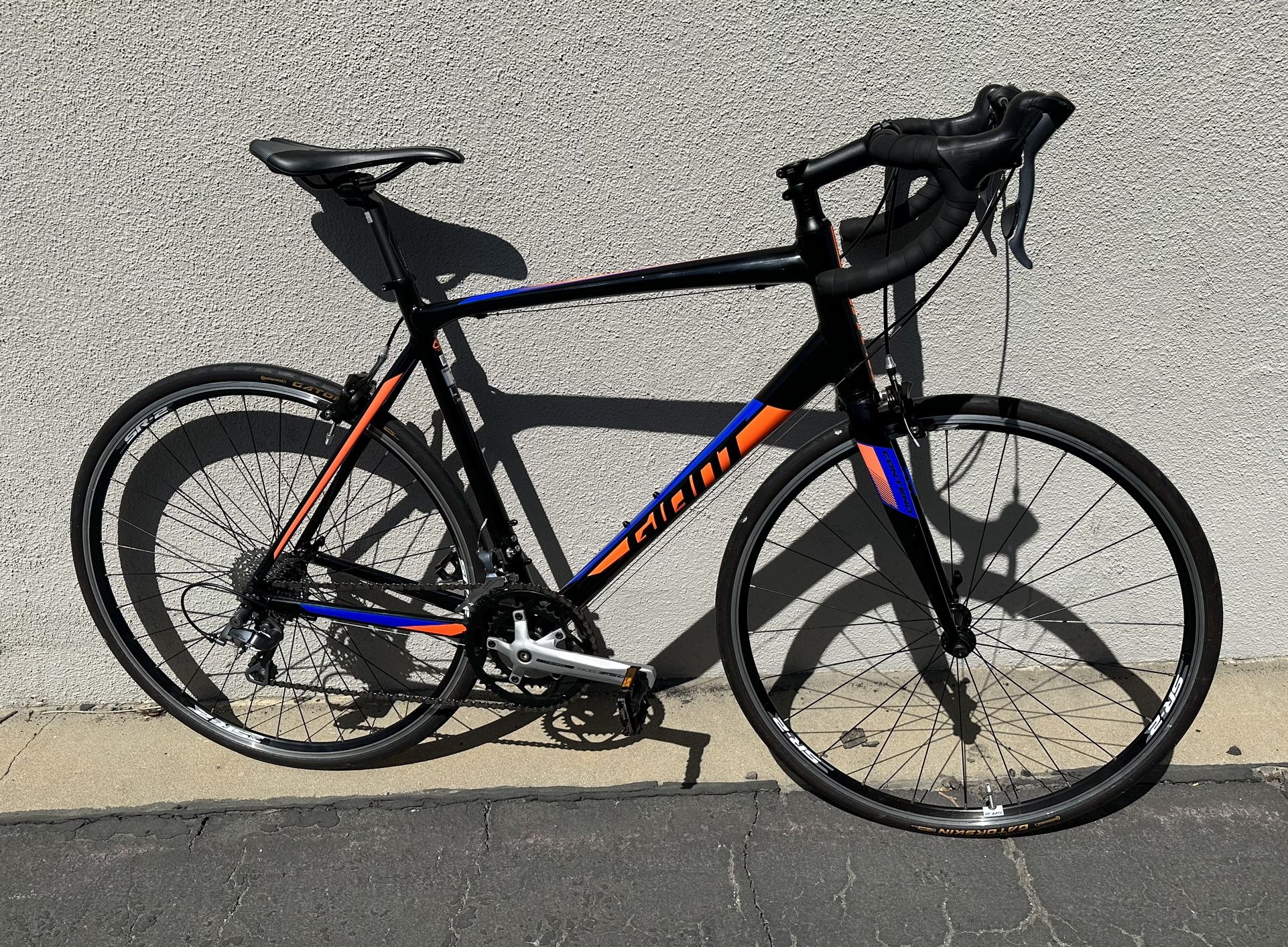 Giant Contend 3 Size Large for Sale in Seal Beach, CA - OfferUp