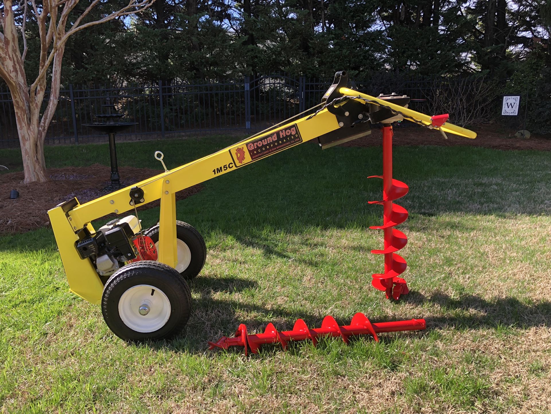 GROUND HOG POST HOLE DIGGER ONE MAN EARTH DRILL for Sale in Archdale ...