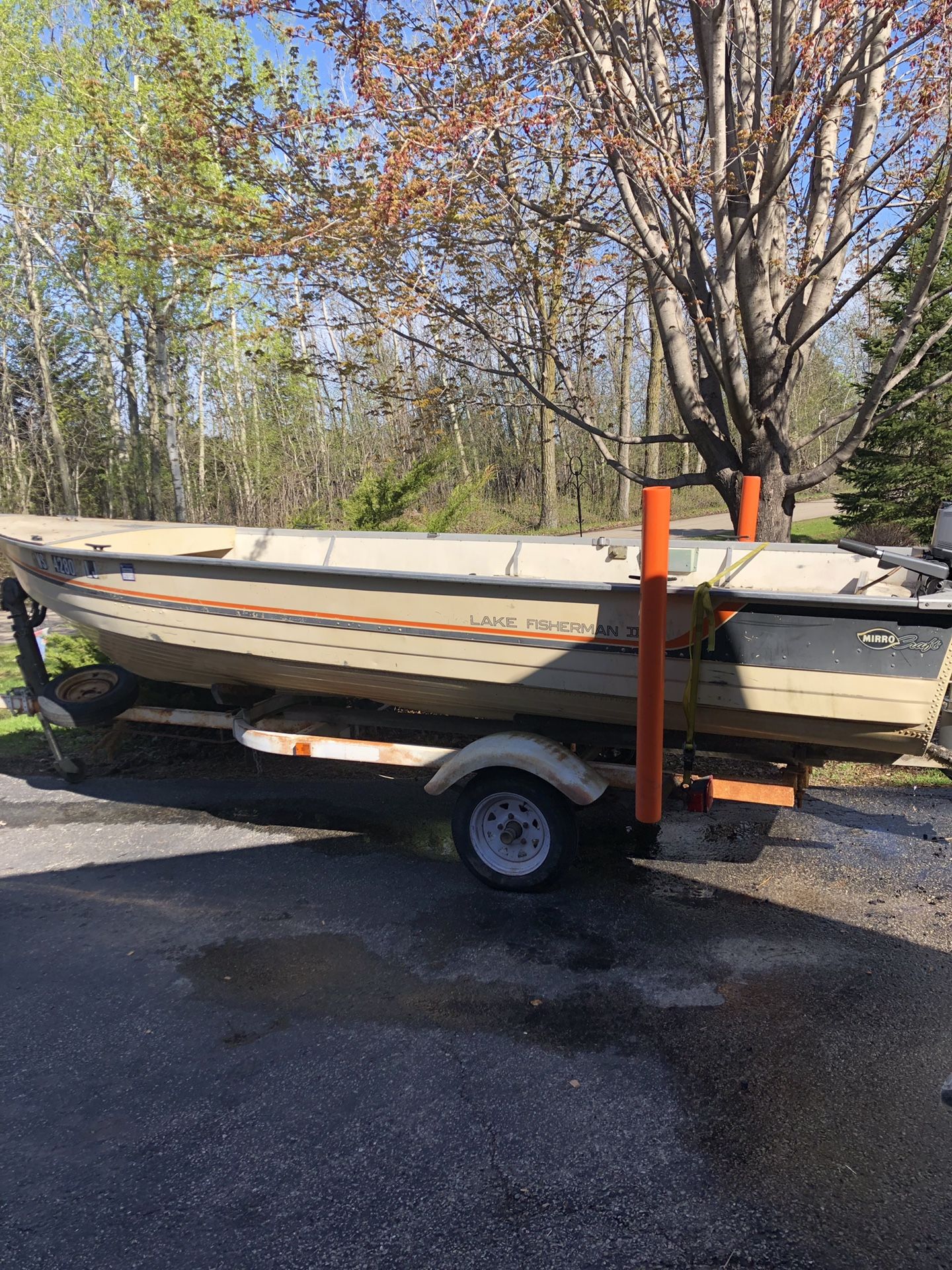 Mirrocraft 16ft Lake Fisherman II 1981 with 1996 Mariner 25hp electric ...