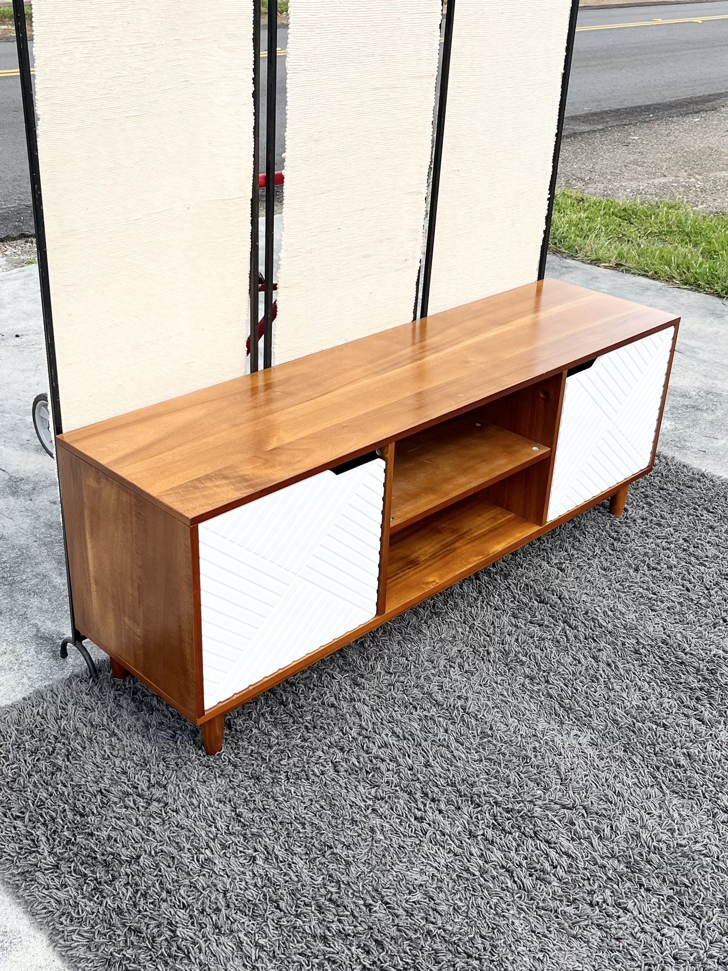 Touraco tv stand store