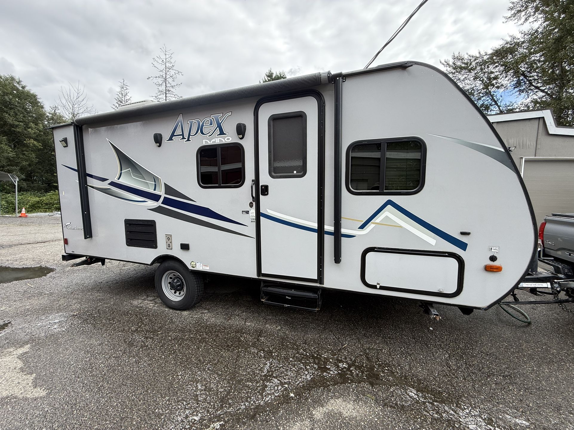2018 Coach Apex for Sale in Bothell, WA - OfferUp