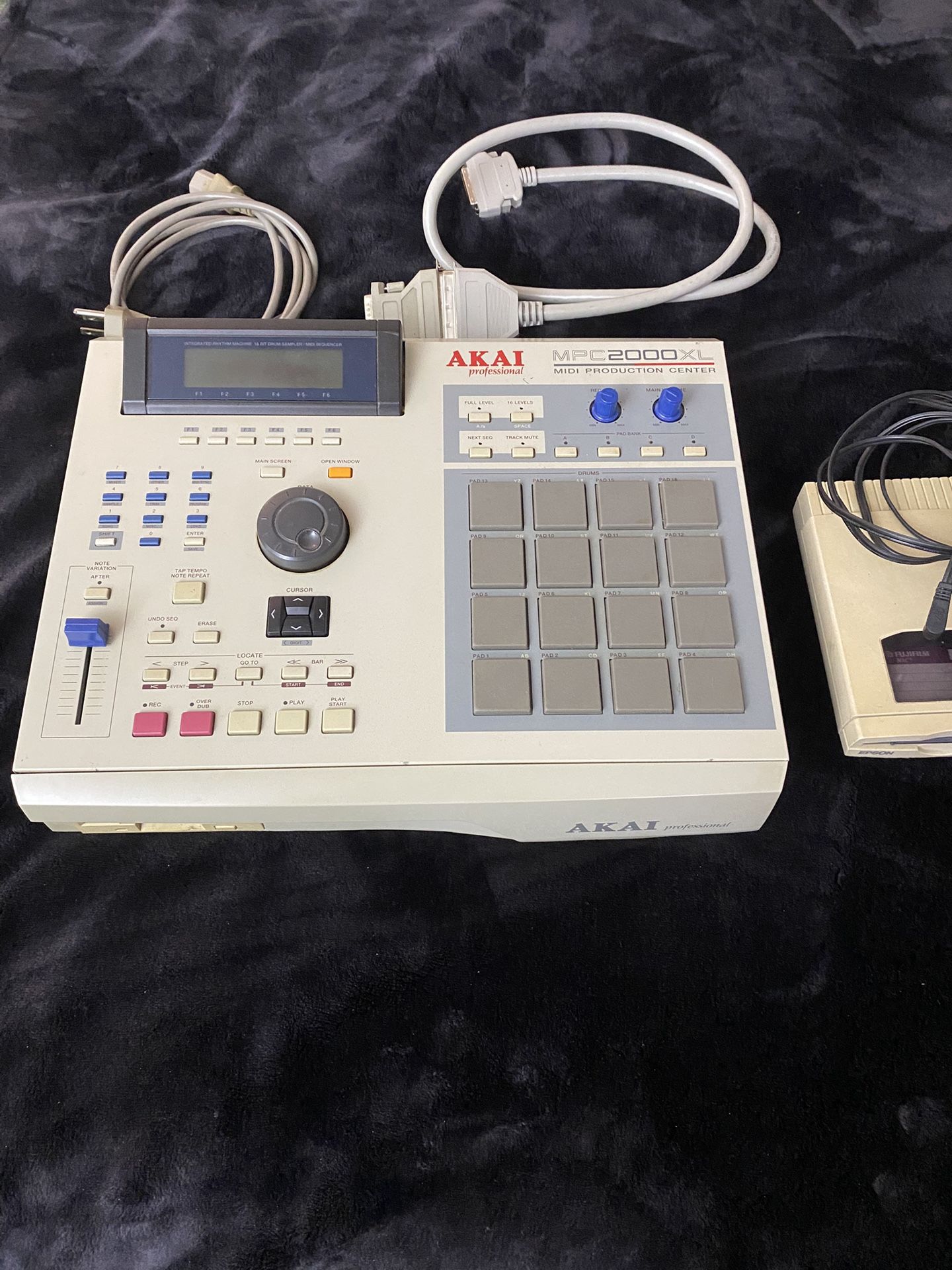 MPC 2000xl Akai for Sale in La Verne, CA - OfferUp