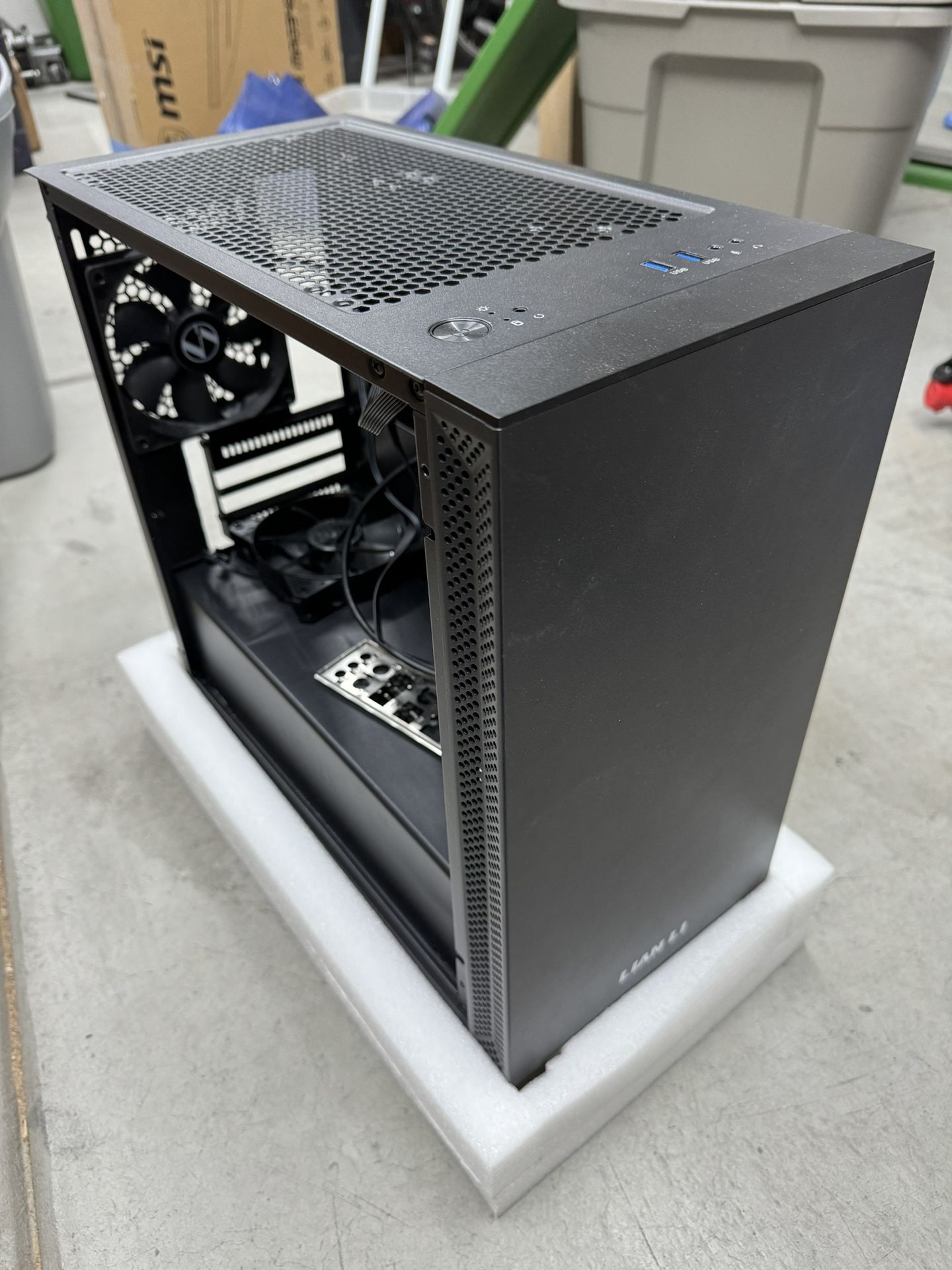 FREE! Lian Li LANCOOL 205M MicroATX Mid-Tower PC Case for Sale in Lake ...