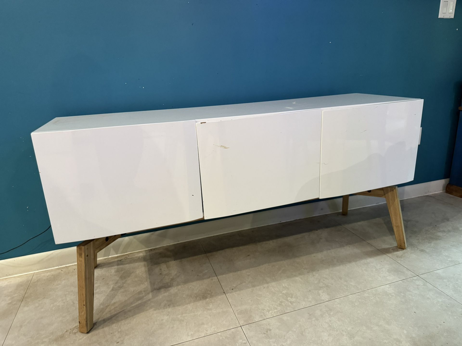 CB2 Ivory Lacquered Console for Sale in Biscayne Park, FL - OfferUp