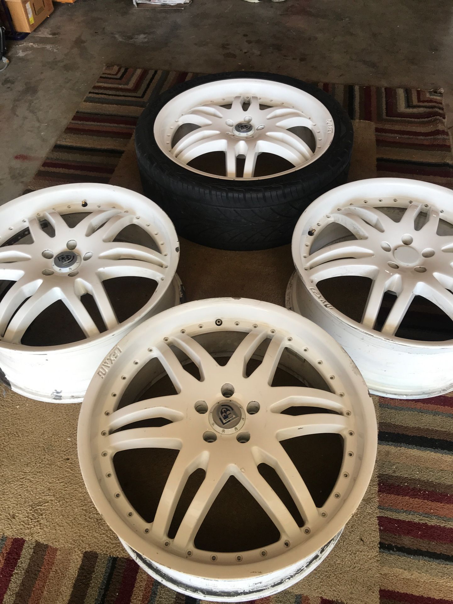 22” Lexani rims 5x115 lug pattern for Sale in San Bernardino, CA - OfferUp