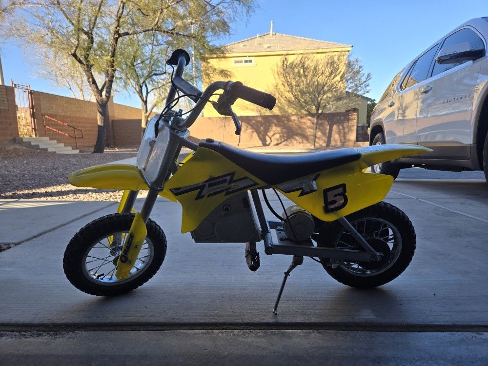 Razor Electric Dirt Bike for Sale in Las Vegas, NV - OfferUp