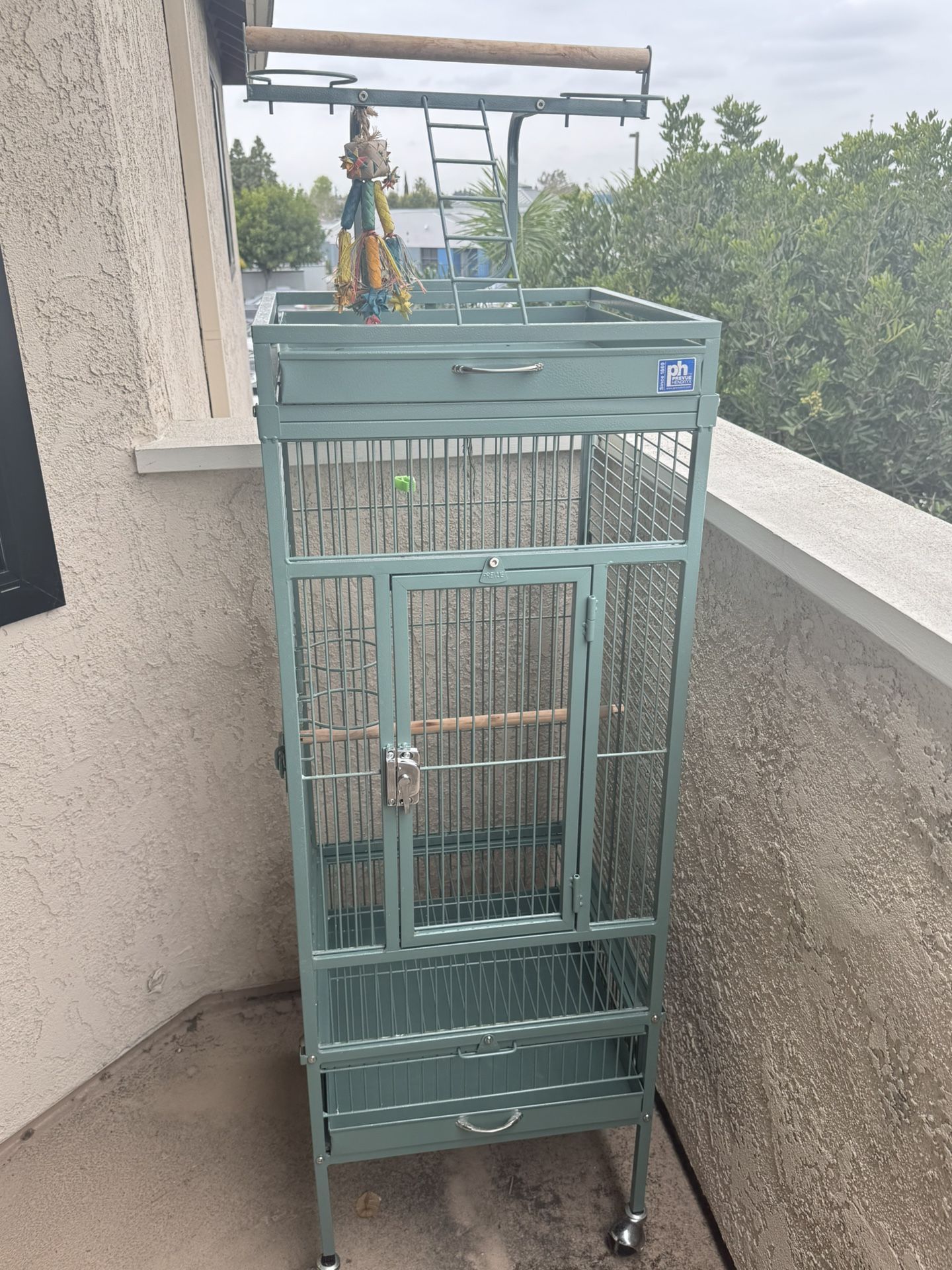 Parrot Play top cage for Sale in Rossmoor, CA - OfferUp