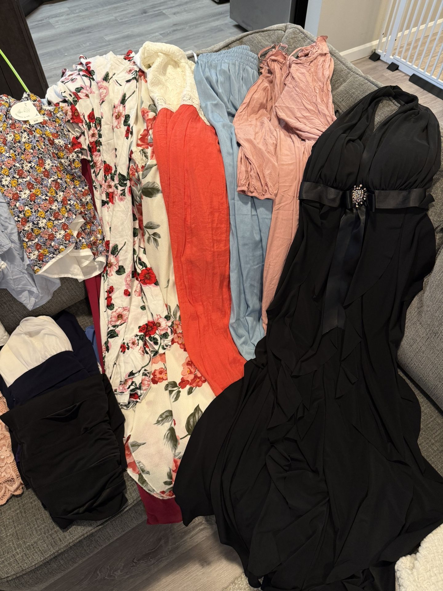 Women’s lot Of Clothings for Sale in Vancouver, WA - OfferUp