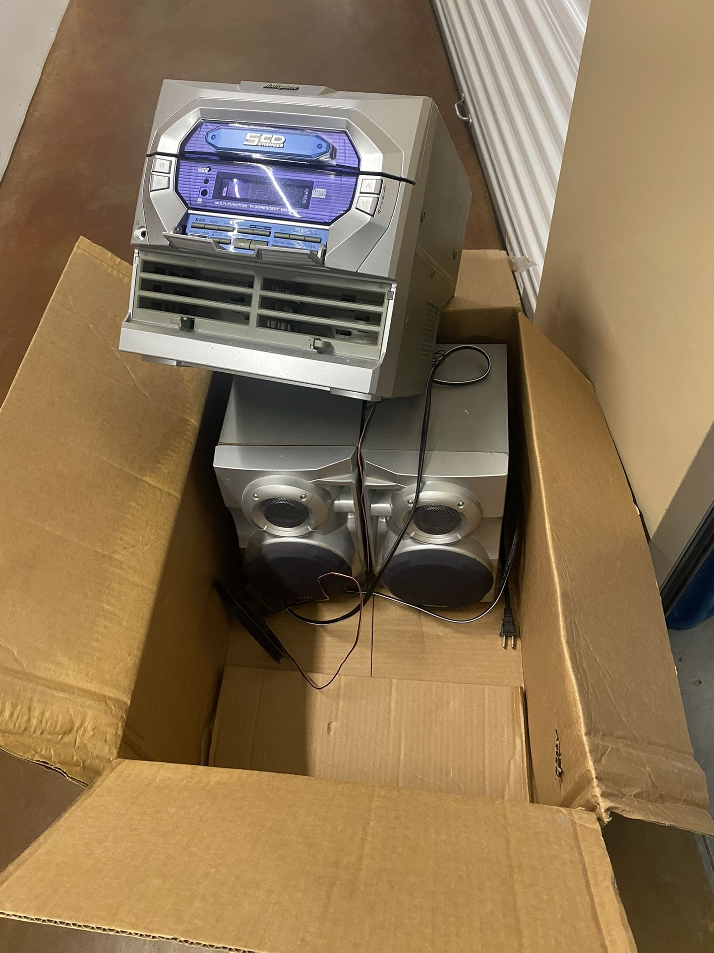 Audiophase 5-CD Disc Changer Stereo with Speakers for Sale in Phoenix ...