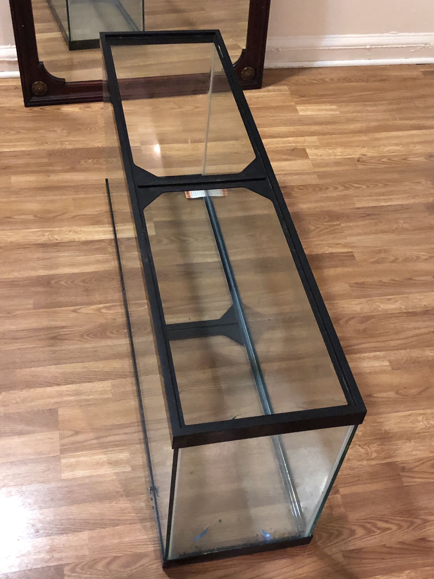 55 Gallon Horizontal Fish Tank for Sale in Brooklyn, NY - OfferUp