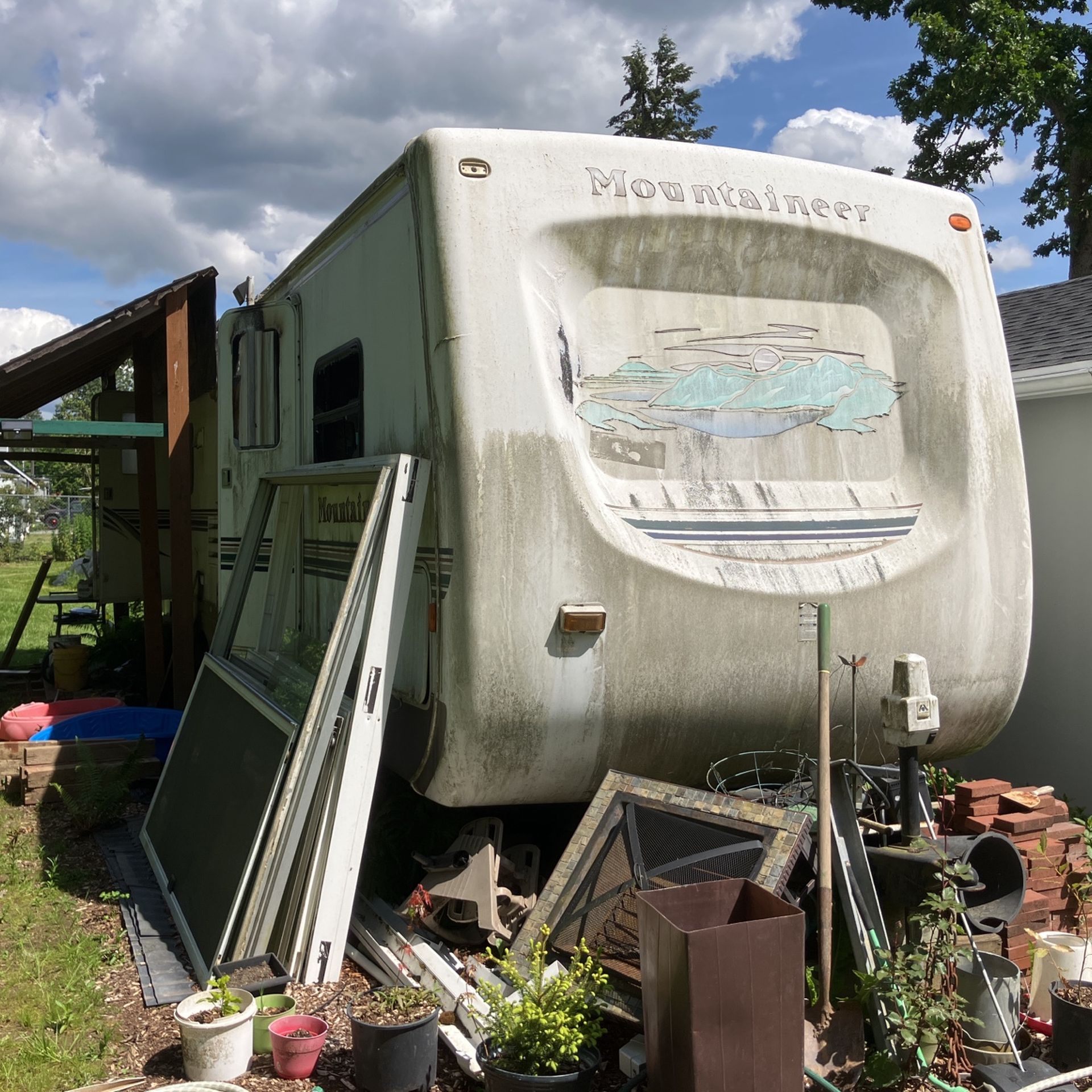 Mountaineer RV Trailer Damaged By Fire for Sale in Tacoma, WA - OfferUp