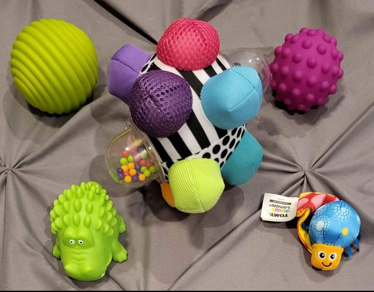 Lot Of 5 Infant Toys: Sassy Bumpy Ball, Lamaze Wrist Rattle And Sensory ...