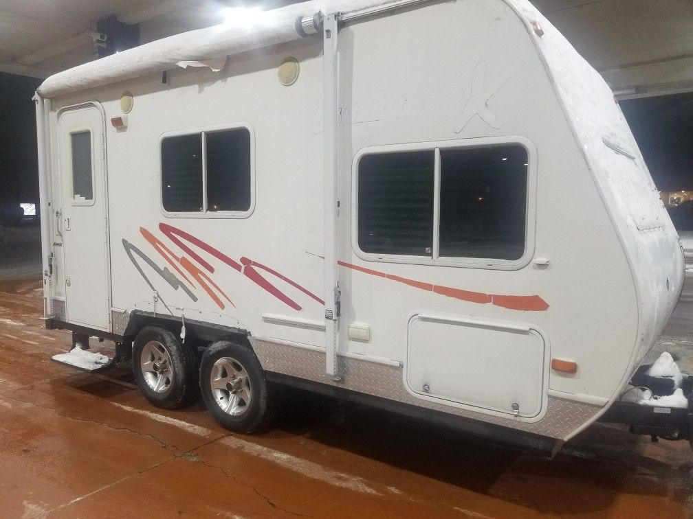 Camper trailer rv Fun finder 07 2800 lbs for Sale in Naperville, IL ...