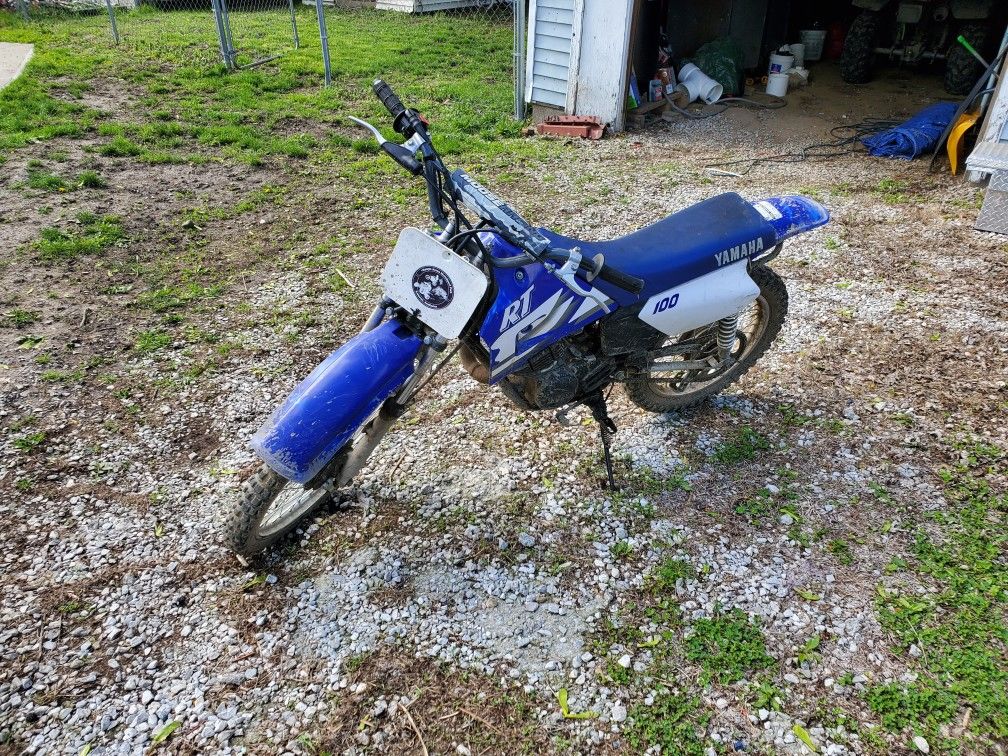 2000 Yamaha Dirt Bike