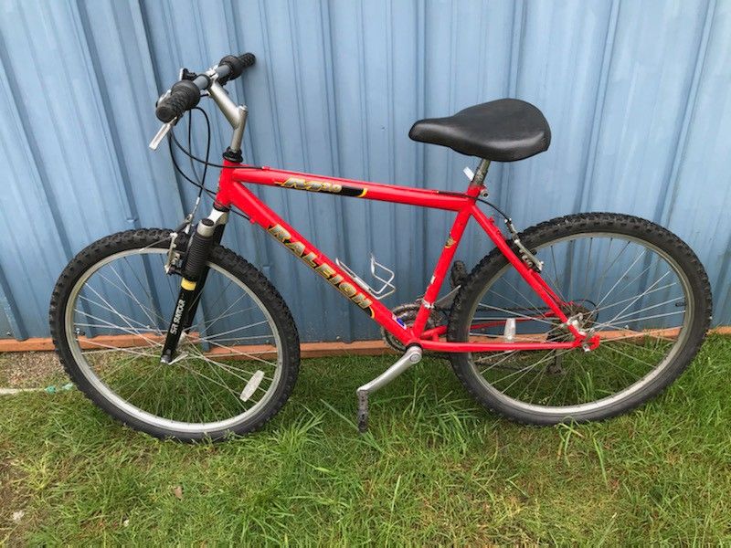 Mens Raleigh M30 Mountain Bike for Sale in Camas, WA - OfferUp