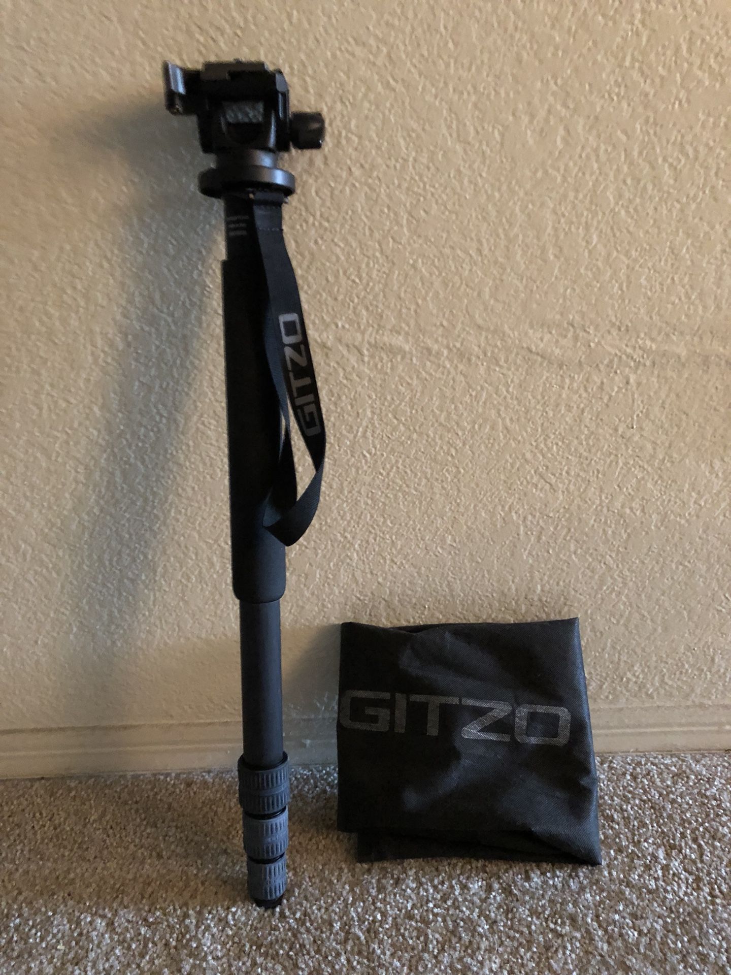 Gitzo GM2540 Carbon Fiber Monopod for Sale in Scottsdale, AZ - OfferUp