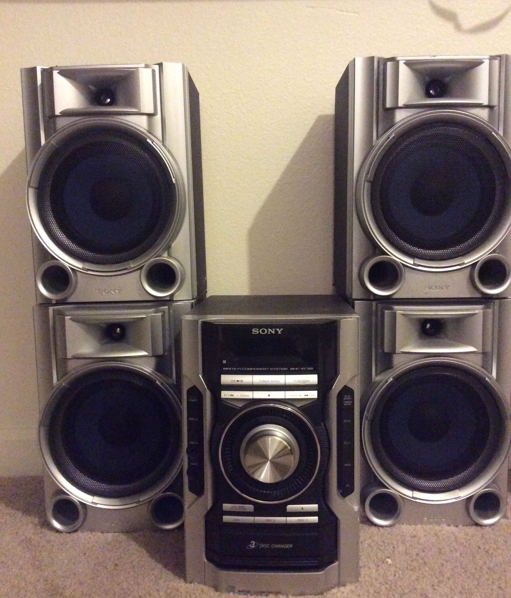 Sony Mini-Hi-Fi MHC-EC55 3 disc changer w/ 4 speakers for Sale in ...