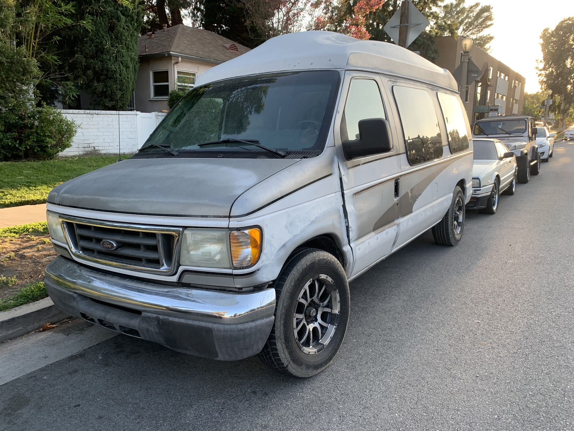 2000 Ford Econoline for Sale in Los Angeles, CA - OfferUp