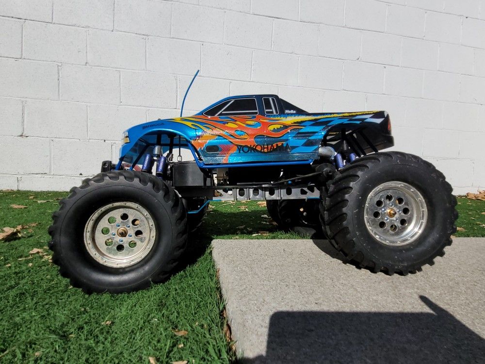 Team Associated MGT monster Truck Nitro Rc for Sale in Los Angeles, CA ...