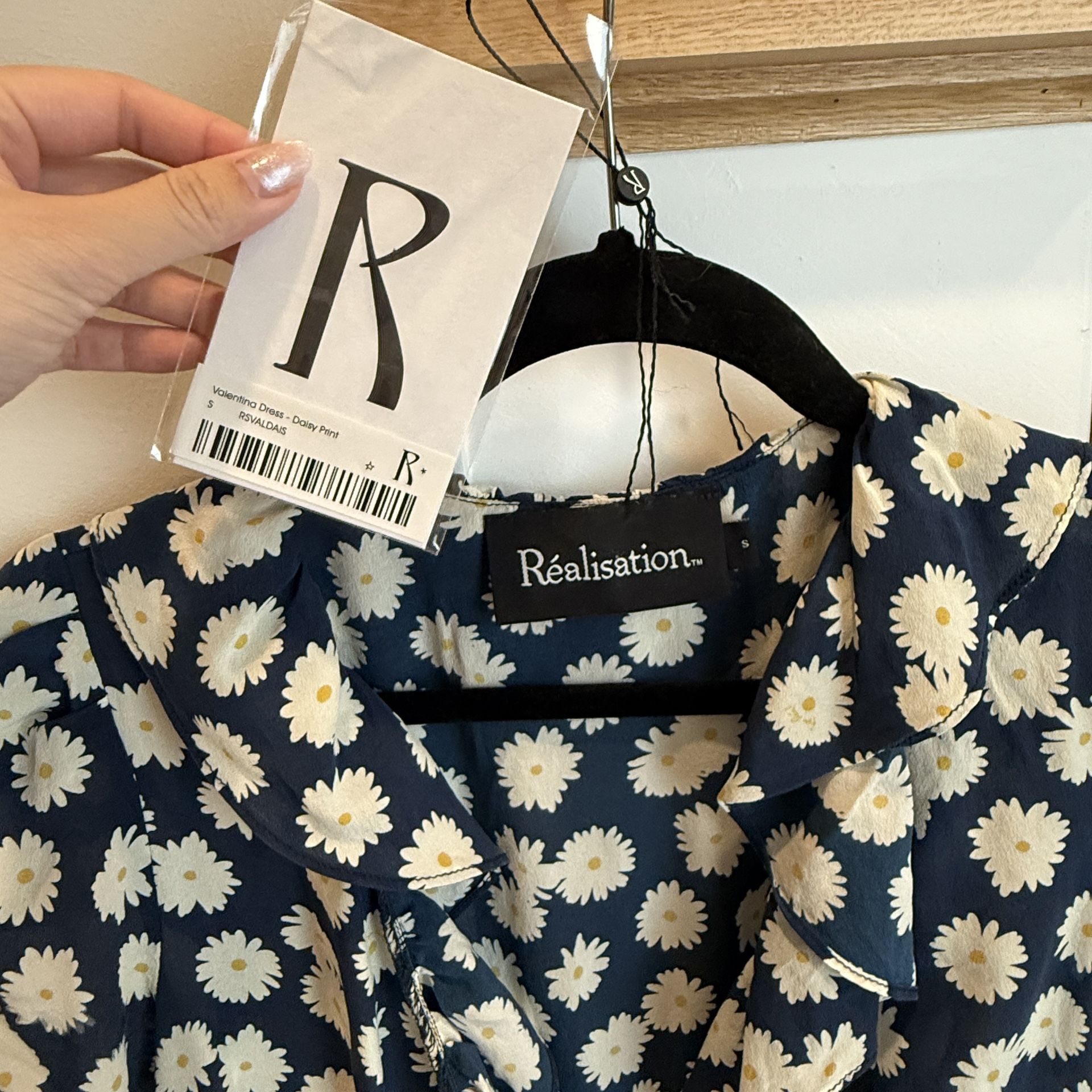 EUC $250 REALISATION PAR Valentina Daisy Silk Mini Dress S Navy Floral ...