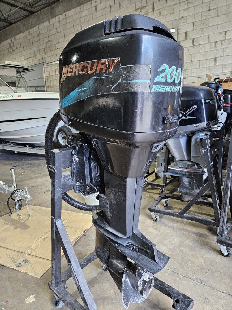 2004 Mercury Outboard 200 Hp Xl Two Stroke for Sale in Miami, FL - OfferUp