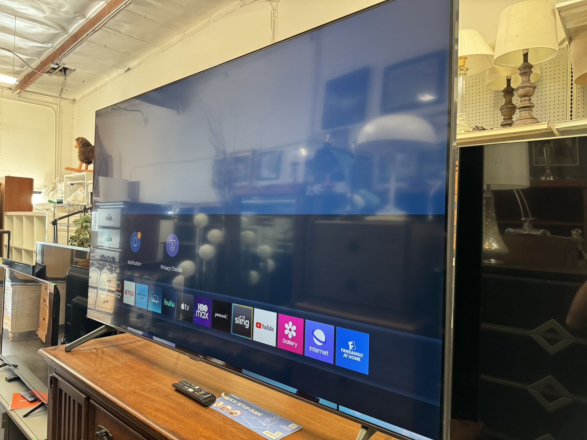 SAMSUNG 70" Class 4K Crystal UHD (2160P) LED Smart TV with HDR ...