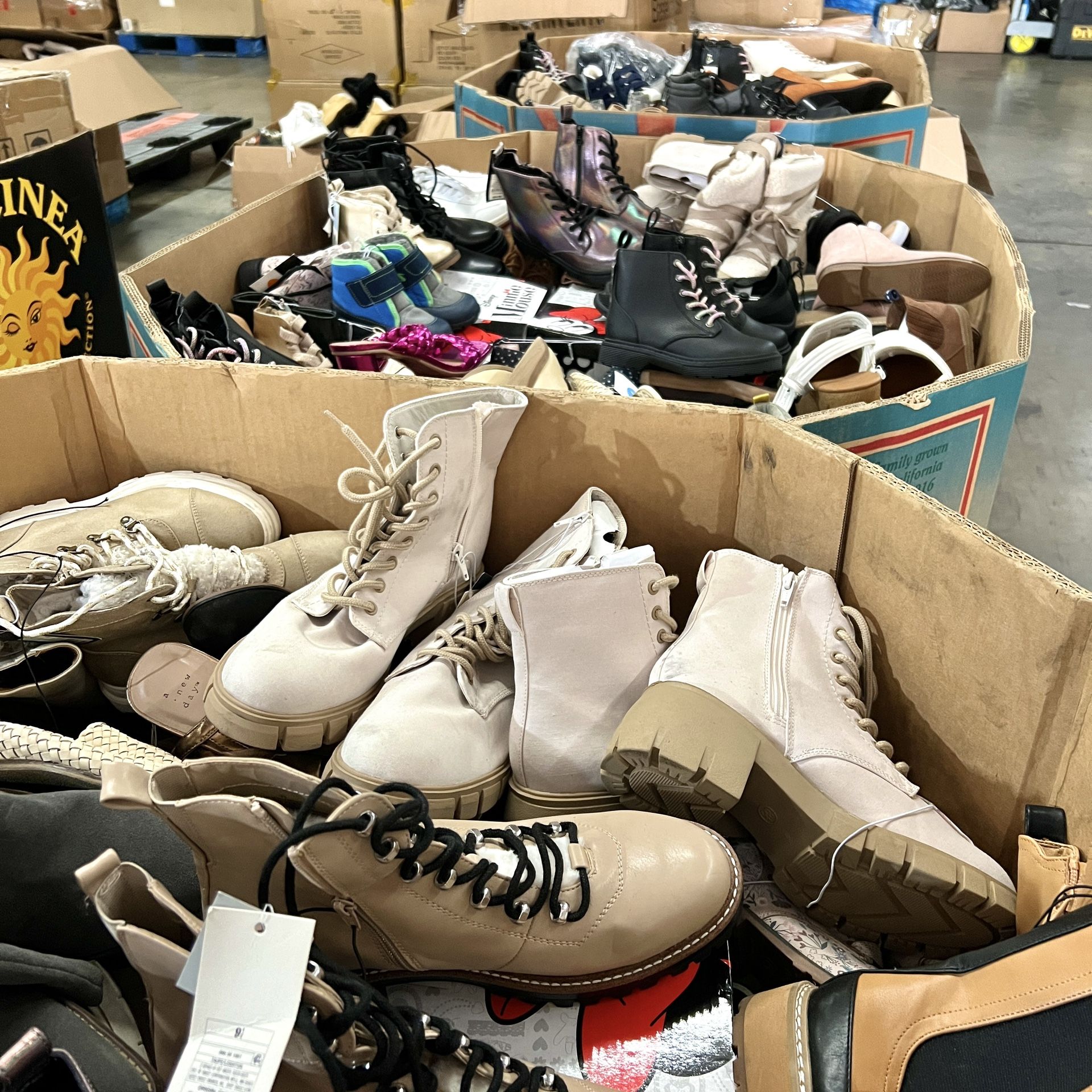 Mixed Shoes Pallet️Mixed Sneakers, Boots, Heels, Converse, Platform ...