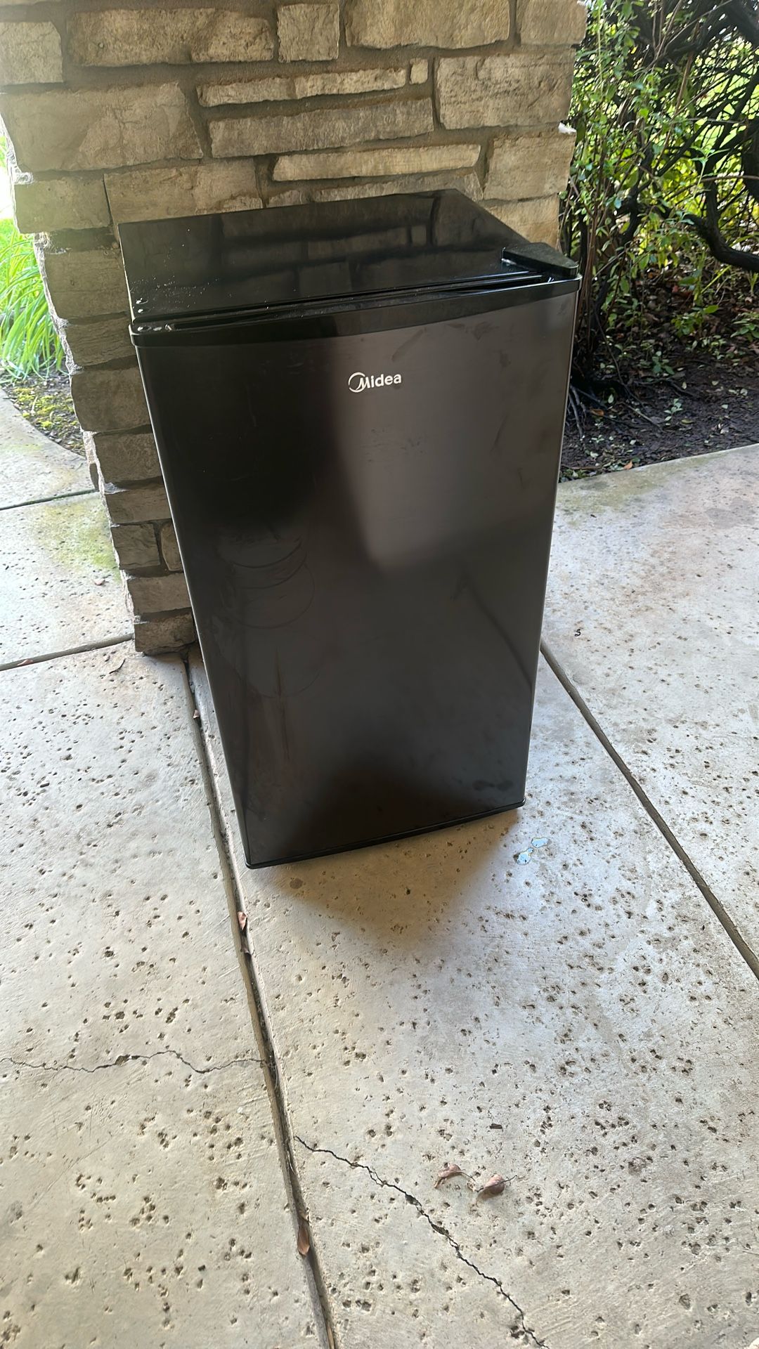 Free Mini Fridge for Sale in Roseville, CA - OfferUp