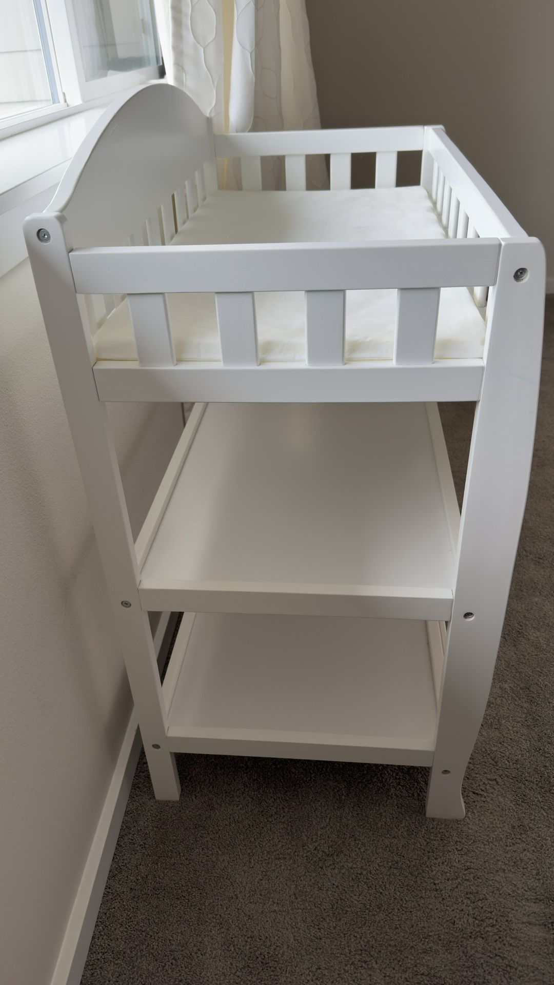 Delta Children Infant Infant Changing Table with Pad, White for Sale in ...