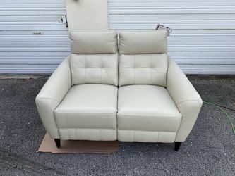 Timmons leather power reclining loveseat with power headrest store