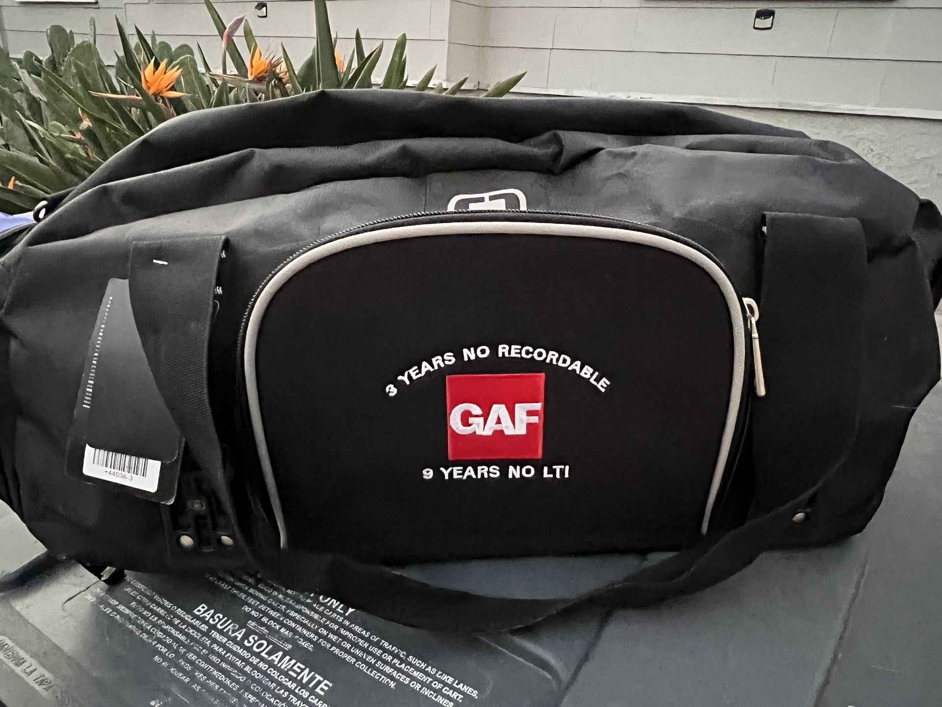 Ogio Weekender, Garment Duffel Bag for Sale in Lincoln Acres, CA - OfferUp