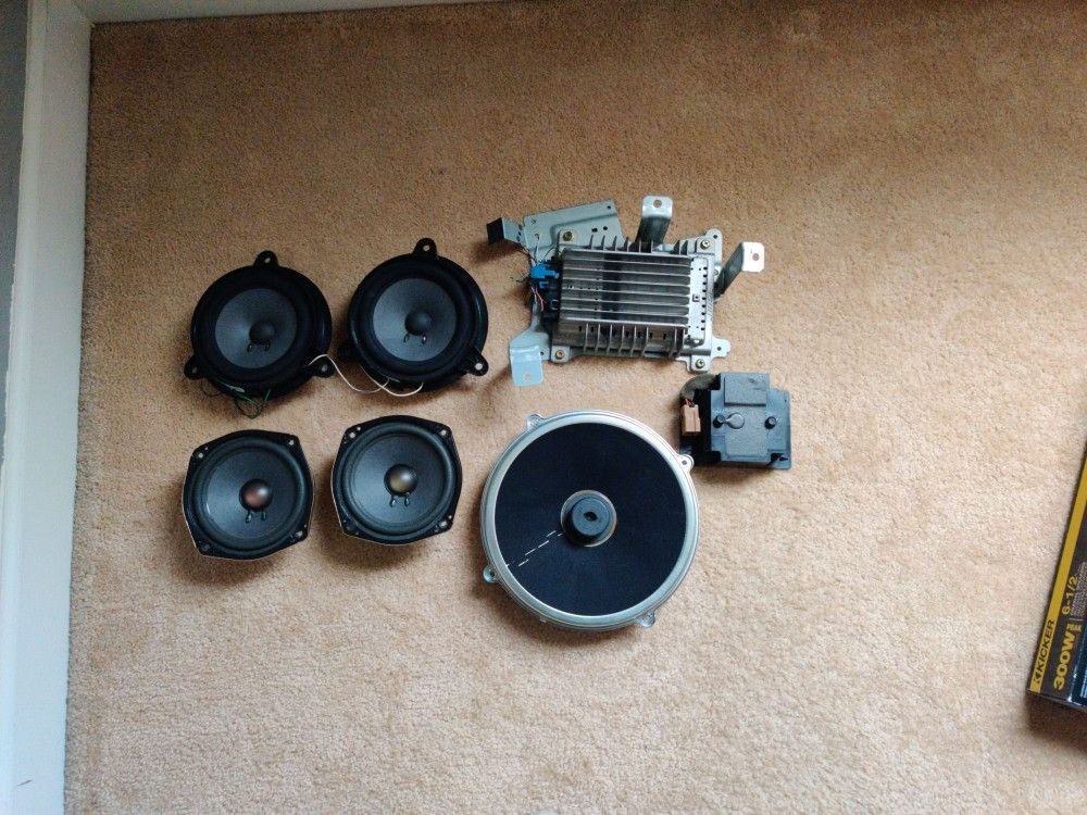 Nissan 350z Bose Speakers And Amps for Sale in Oviedo, FL - OfferUp