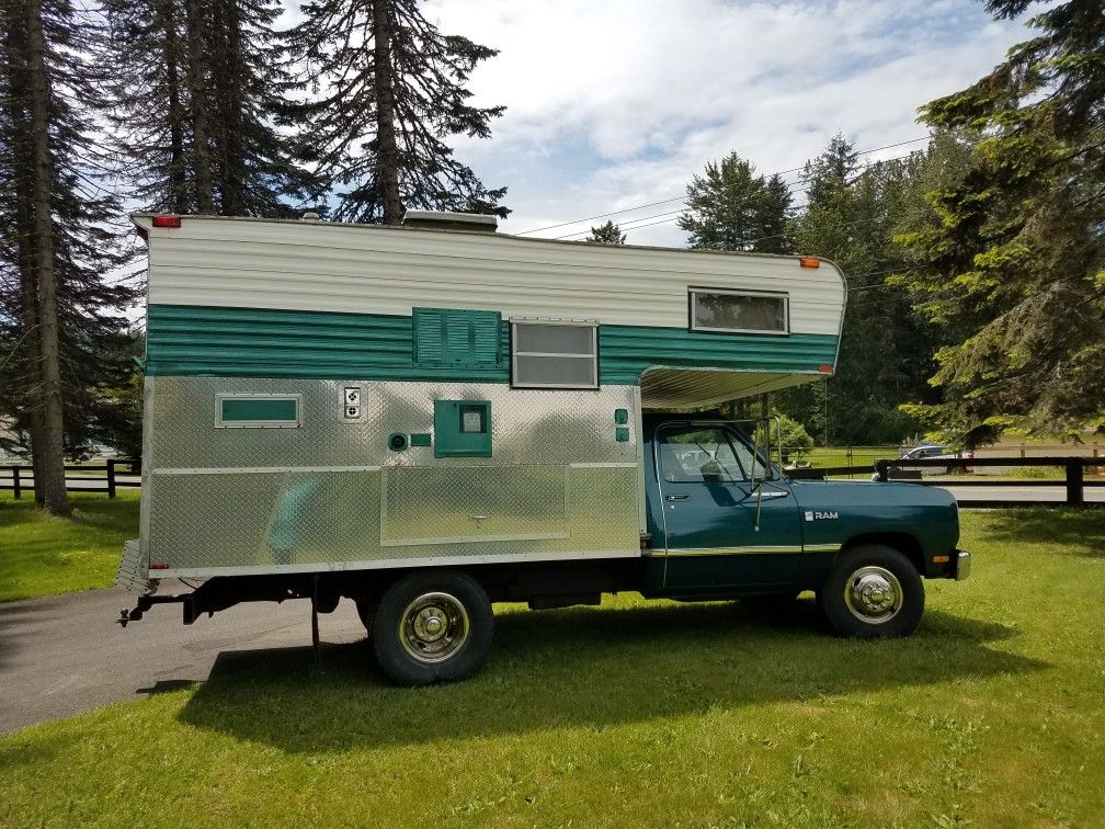 1989 Dodge Dually Automatic 2 Wheel drive 3500 360 V-8 Gas truck . 68 ...