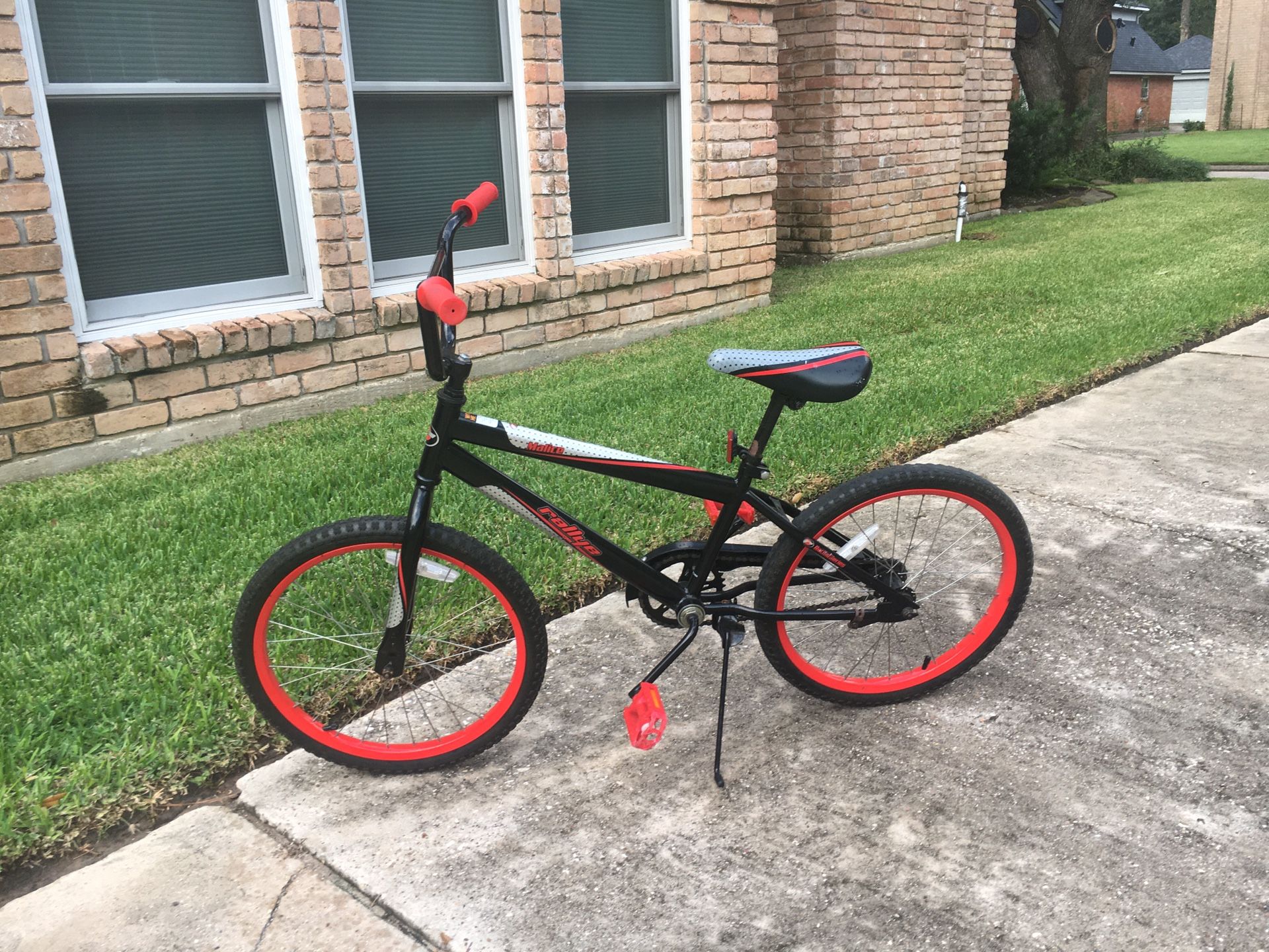 Boys 20” bicycle Rallye Malice for Sale in Spring, TX - OfferUp