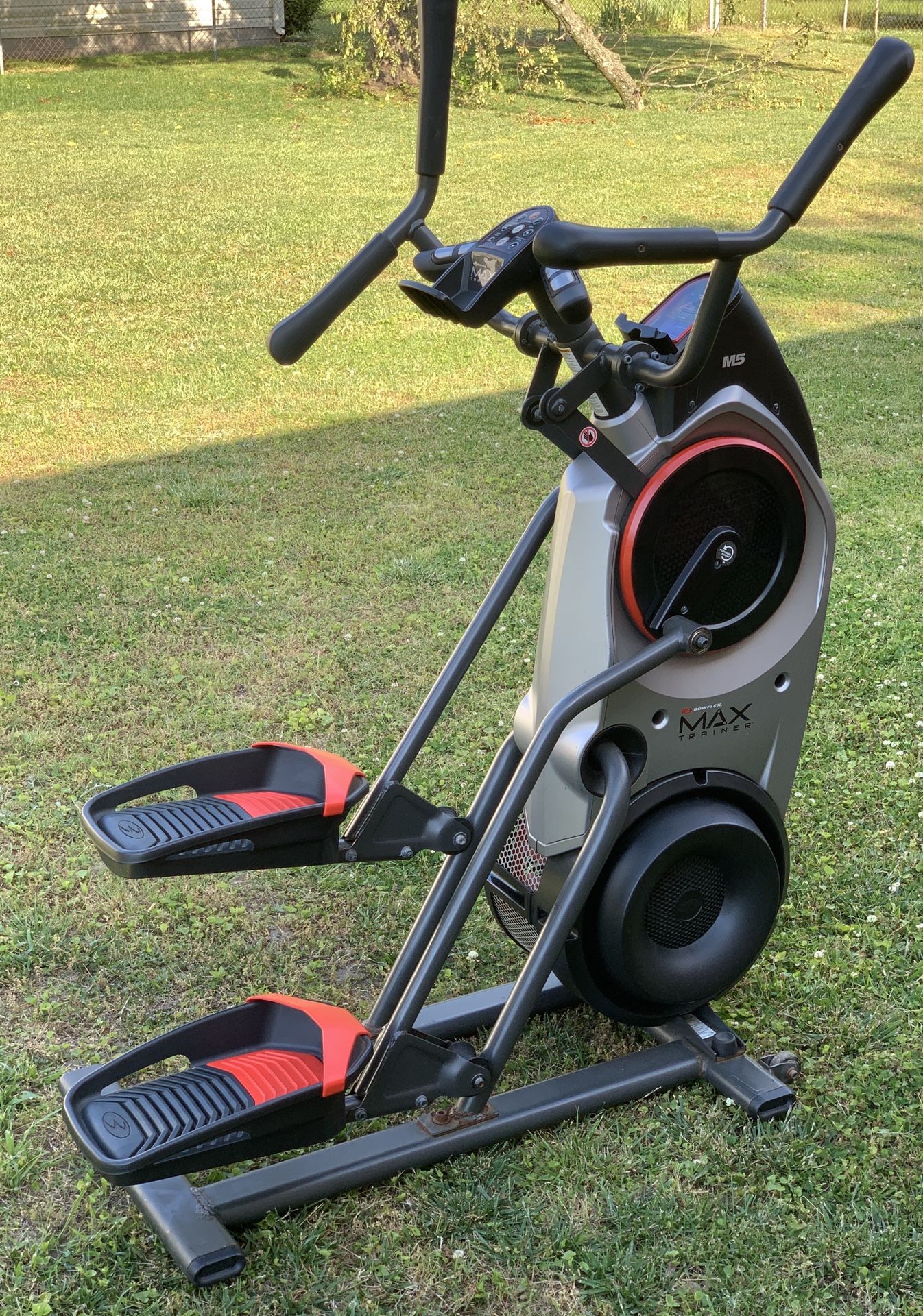 Bowflex Max Trainer M5 Elliptical Machine for Sale in Chesapeake, VA ...